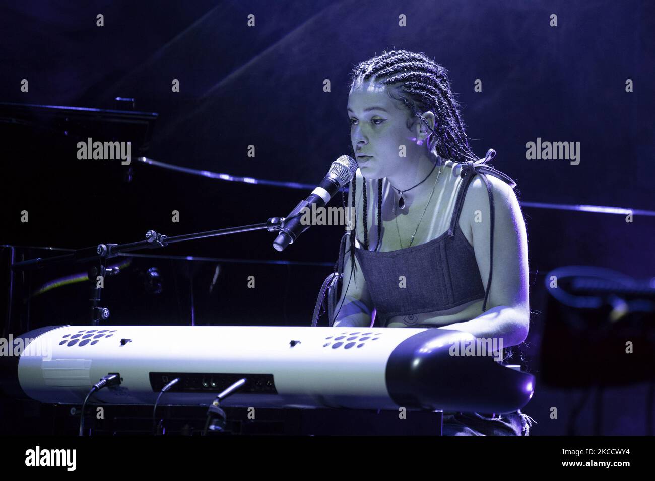 Dora postigo bose hi-res stock photography and images - Alamy