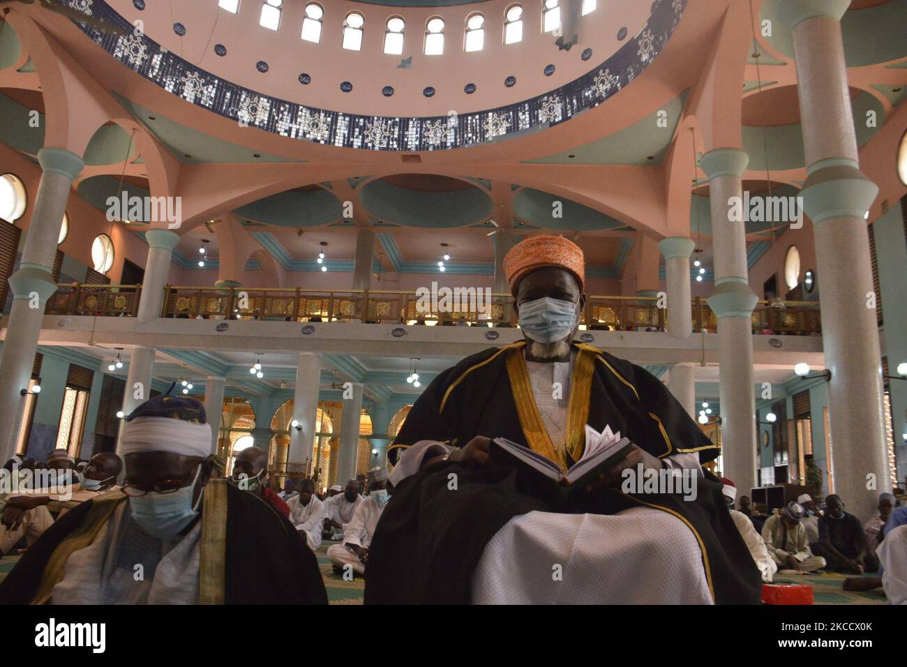 Lagos island central mosque hi-res stock photography and images - Alamy