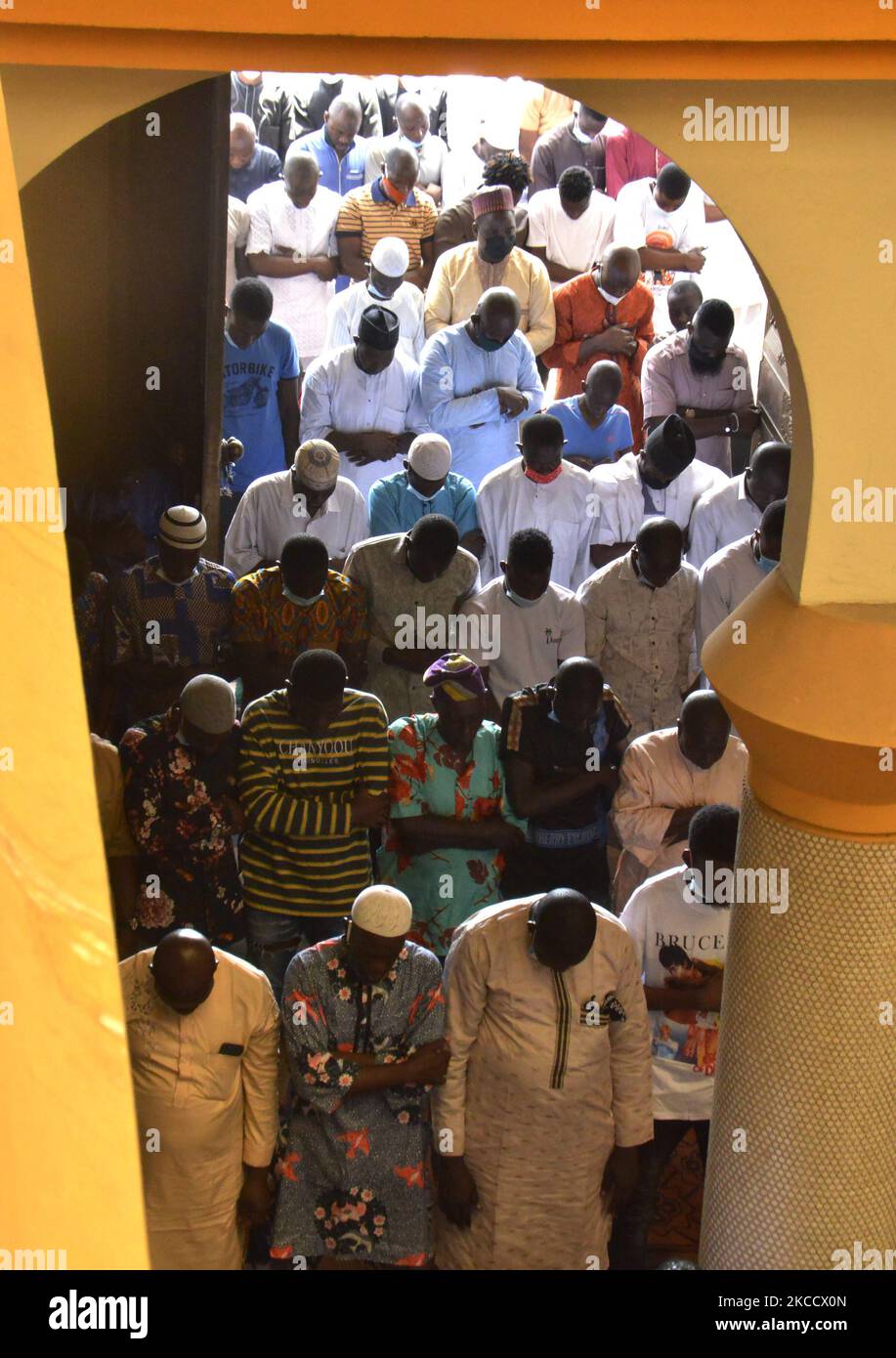 Lagos island central mosque hi-res stock photography and images - Alamy