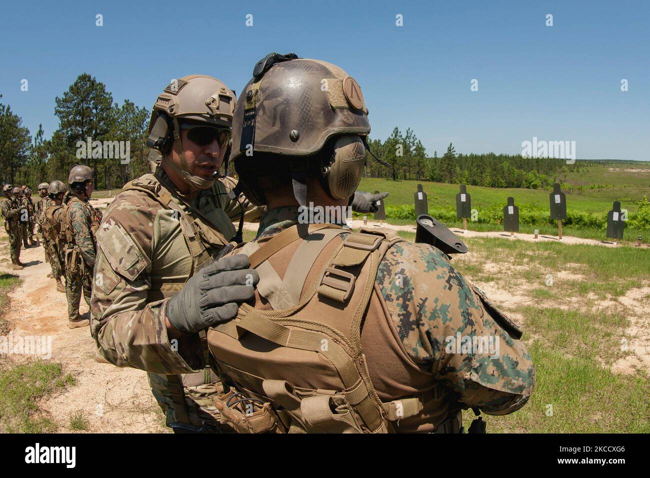A U.S. Army National Guard Special Forces soldier assigns firing lanes ...