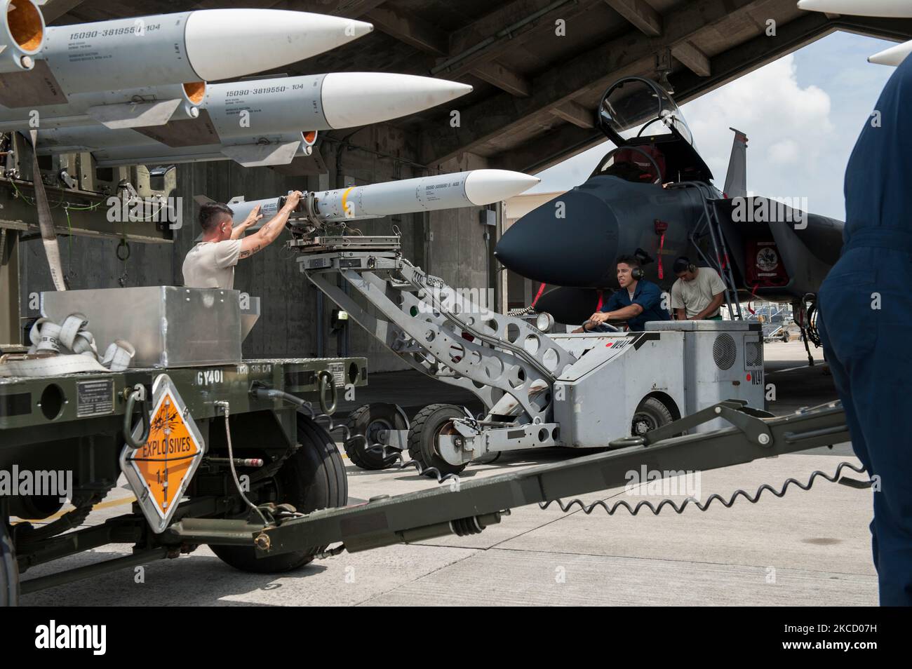 Missile maintainers hi-res stock photography and images - Alamy
