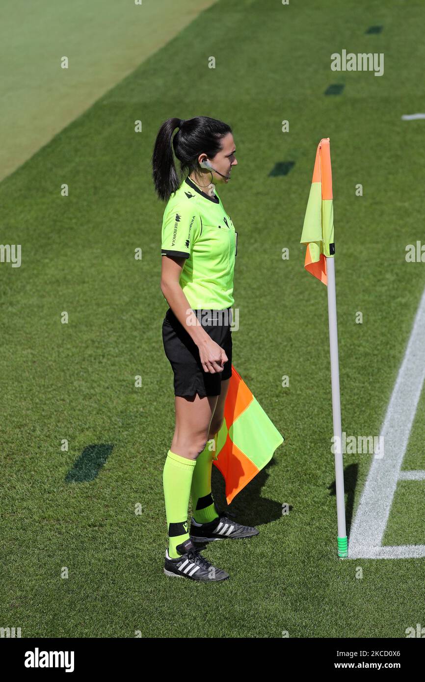 Women assistant referee hi-res stock photography and images - Alamy