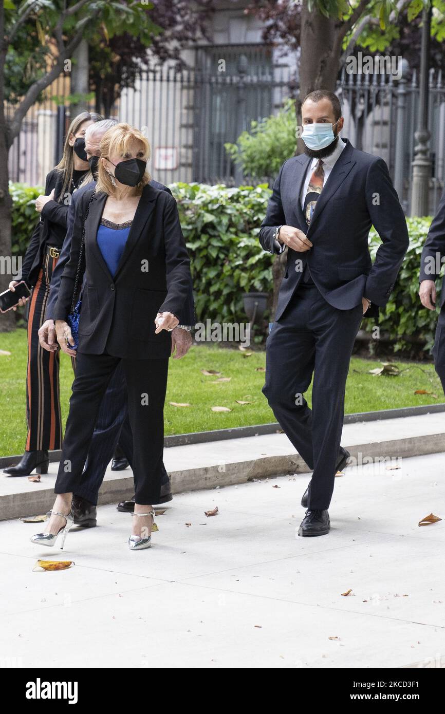 Baroness thyssen carmen cervera and her son borja thyssen pose hi-res ...