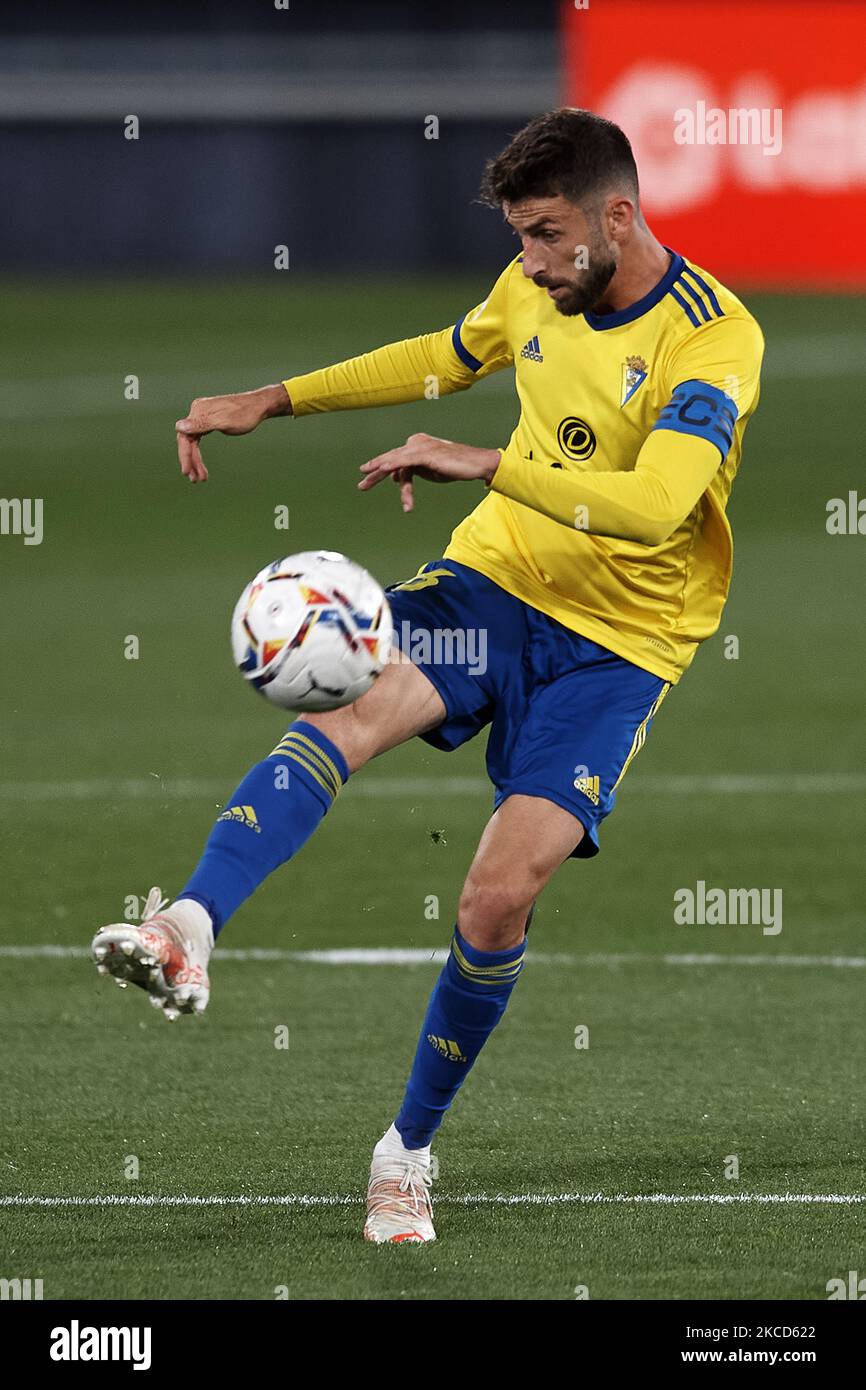 Jose Mari of Cadiz controls the ball during the La Liga Santander match ...