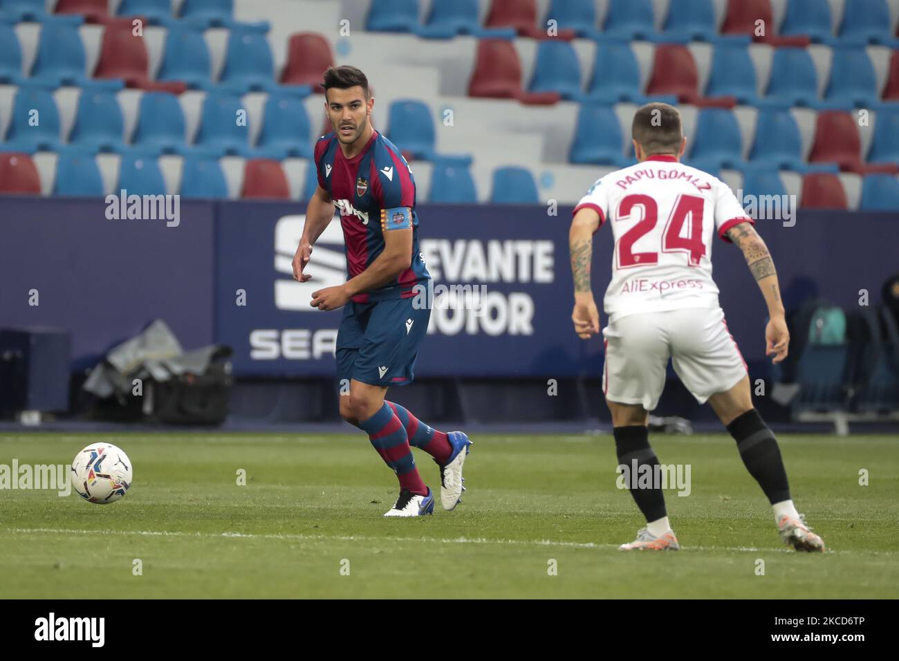 Levantes defender rober pier hi-res stock photography and images - Alamy