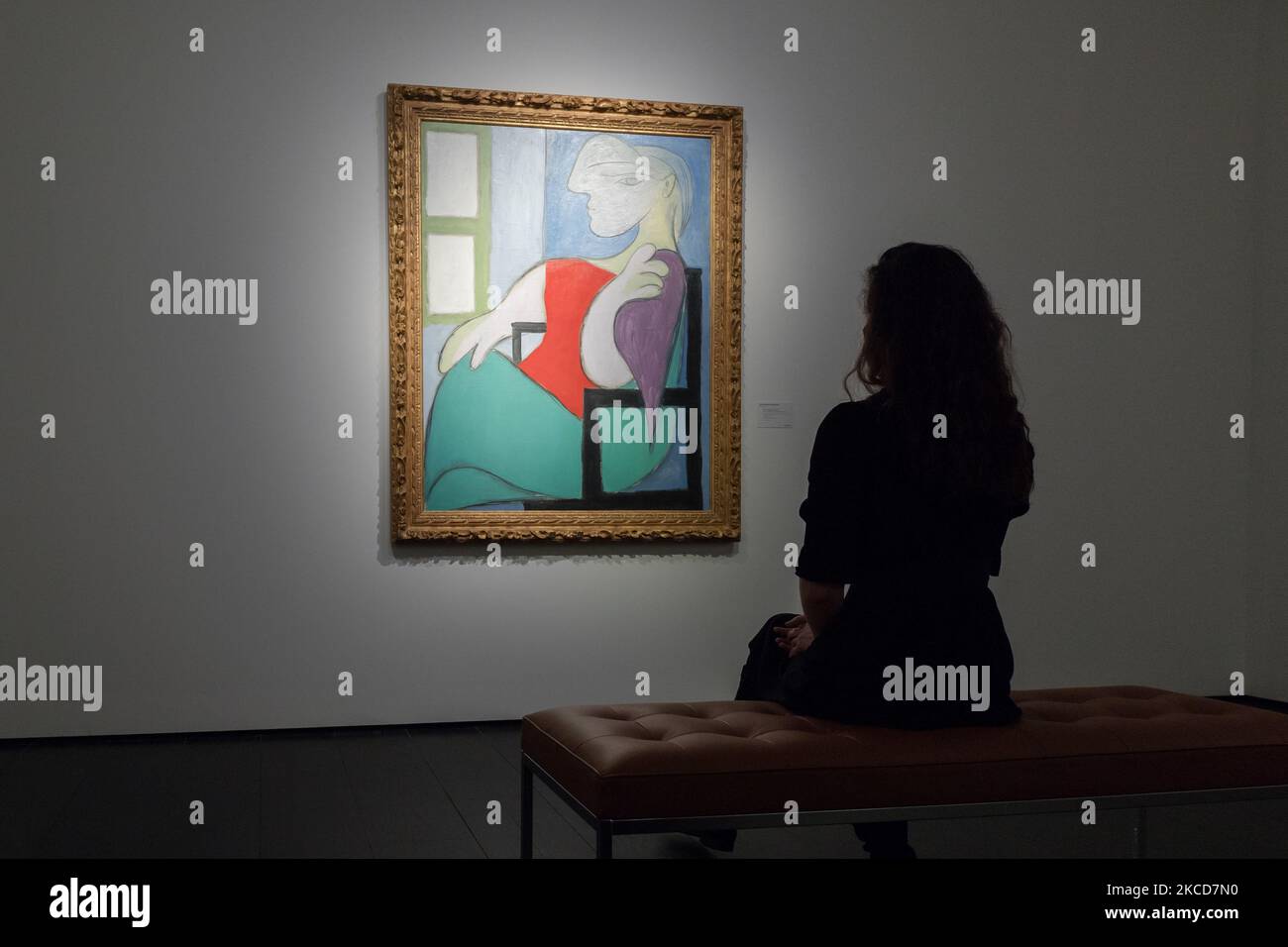 Picasso femme assise pres d'une fenetre hi-res stock photography and ...