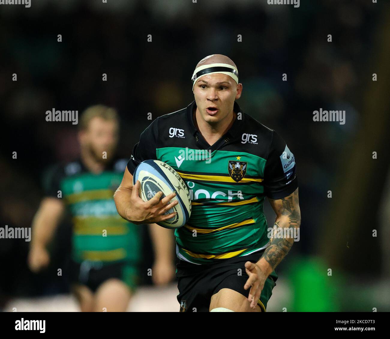Aaron hinkley of northampton saints hi-res stock photography and images ...