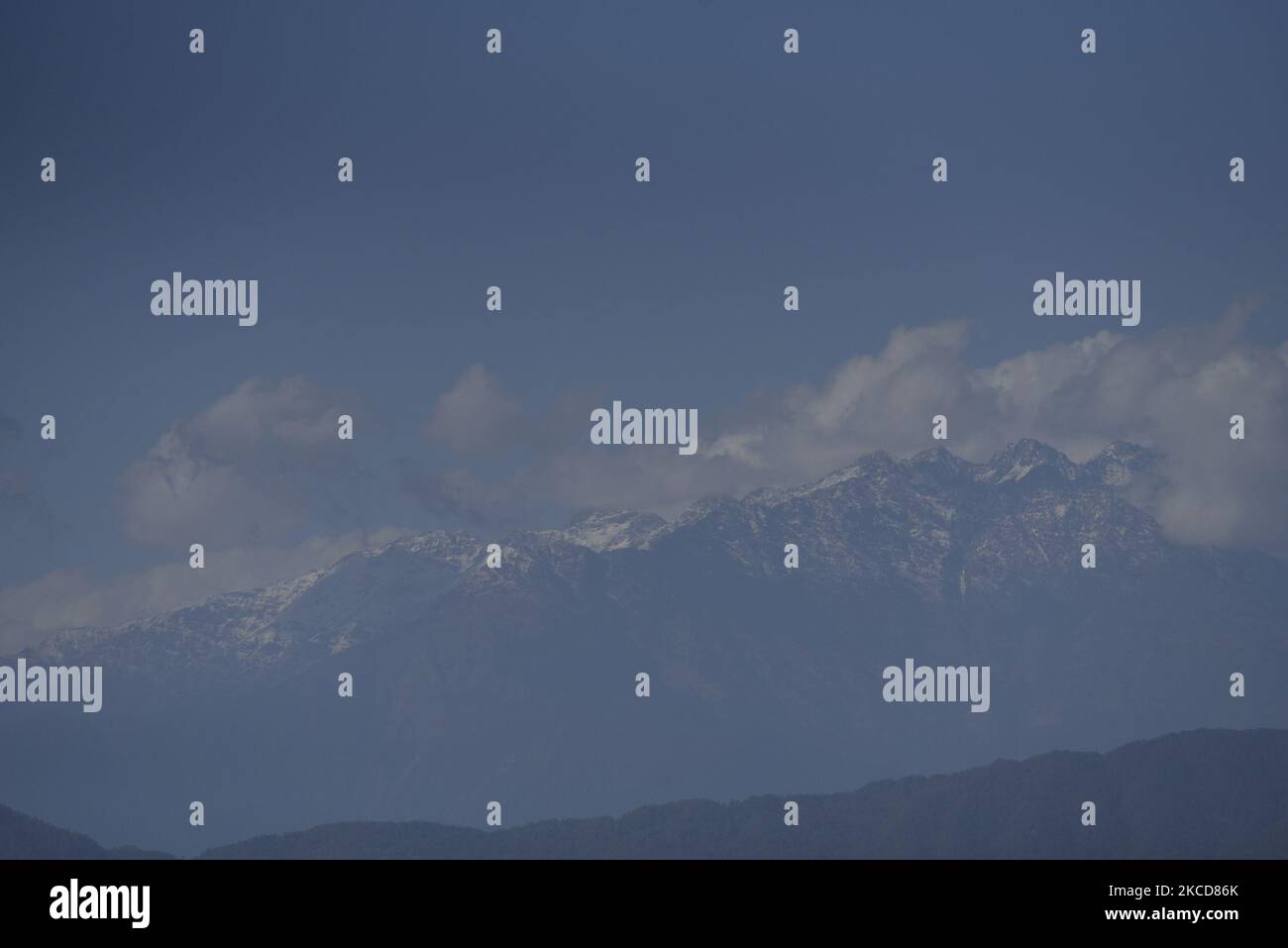 Mount ganesh himal ranges hi-res stock photography and images - Alamy