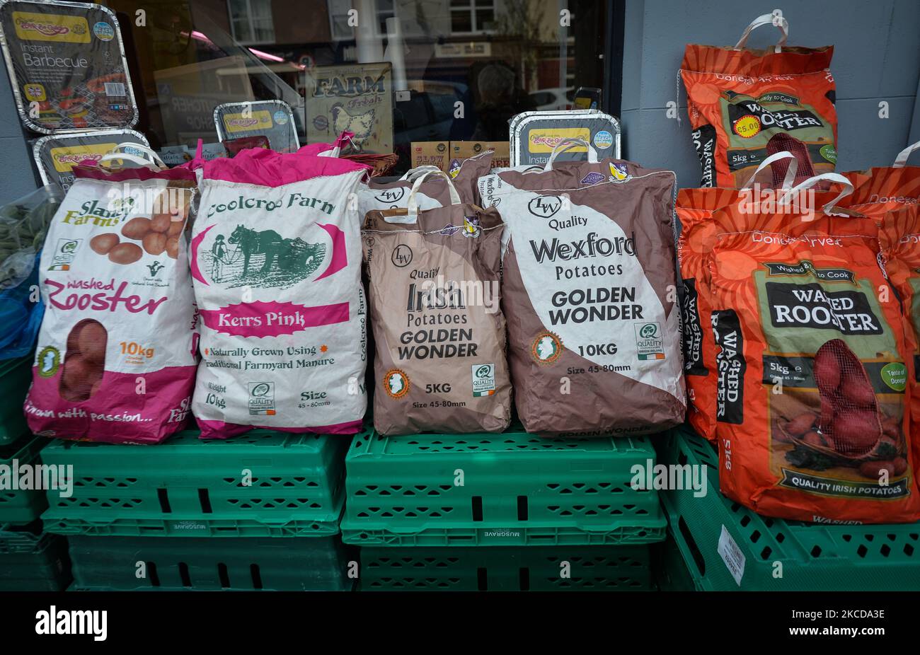 Selection of irish potatoes hi-res stock photography and images - Alamy