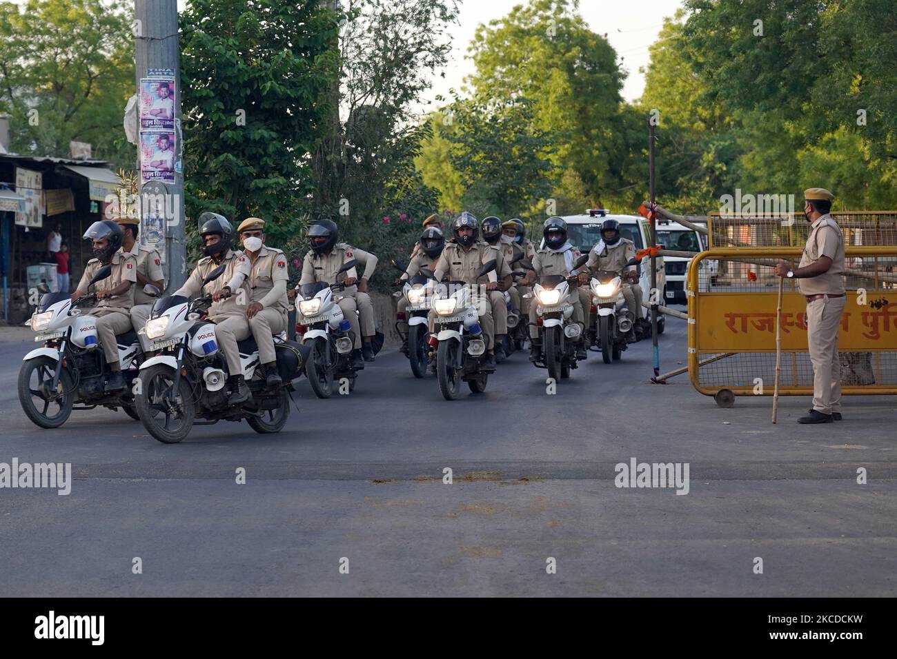 Indian police vehicle hi-res stock photography and images - Alamy