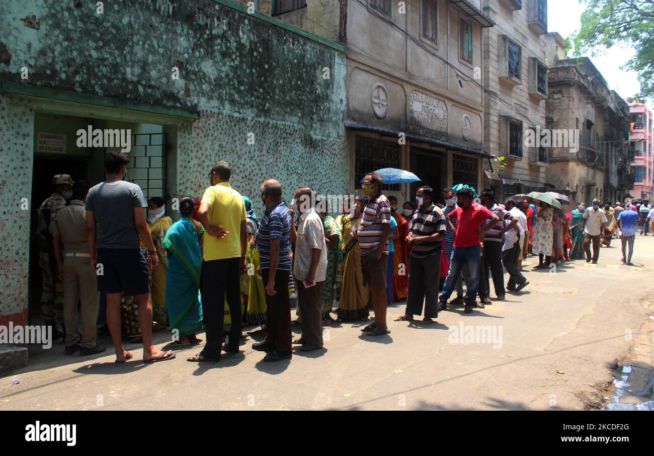 Indian elections queue hi-res stock photography and images - Alamy