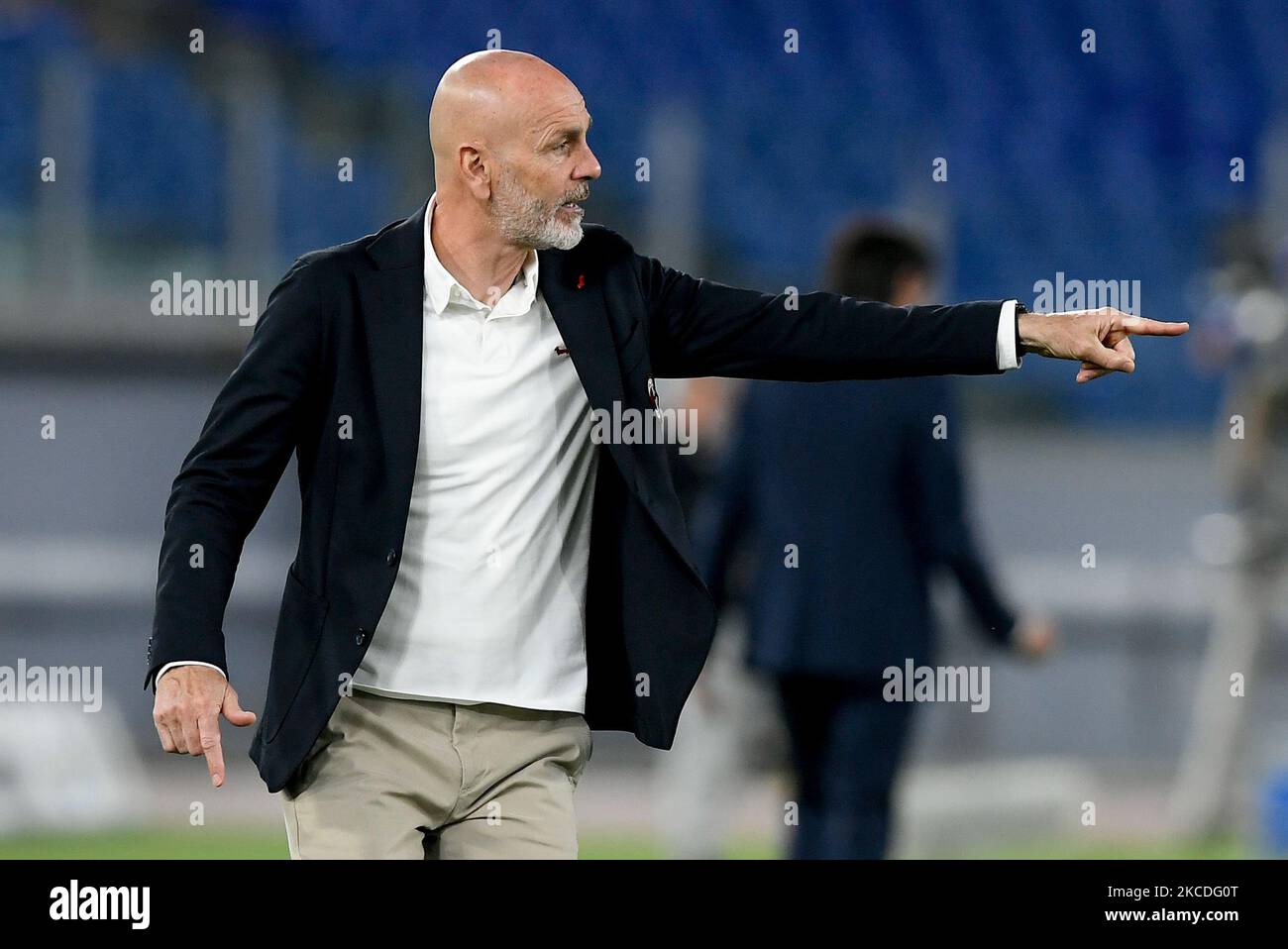 Stefano Pioli manager of AC Milan gestures during the Serie A match ...