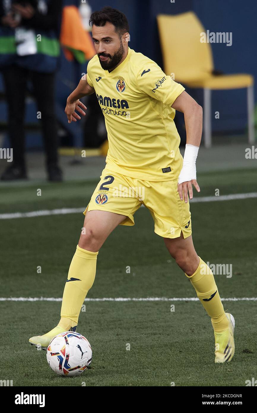 Mario Gaspar of Villarreal controls the ball during the La Liga ...