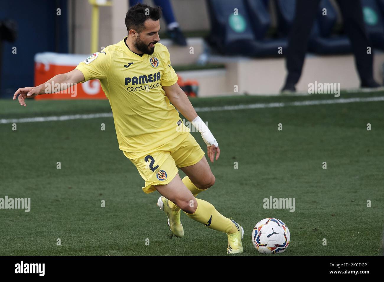 Mario gaspar of villarreal shooting hi-res stock photography and images ...