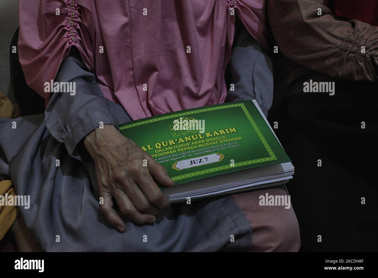 Braille characters hi-res stock photography and images - Alamy
