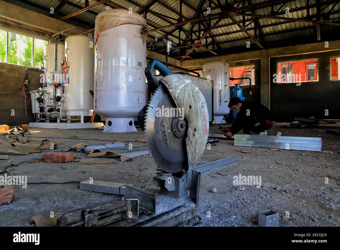 Installed oxygen generation site hi-res stock photography and images ...