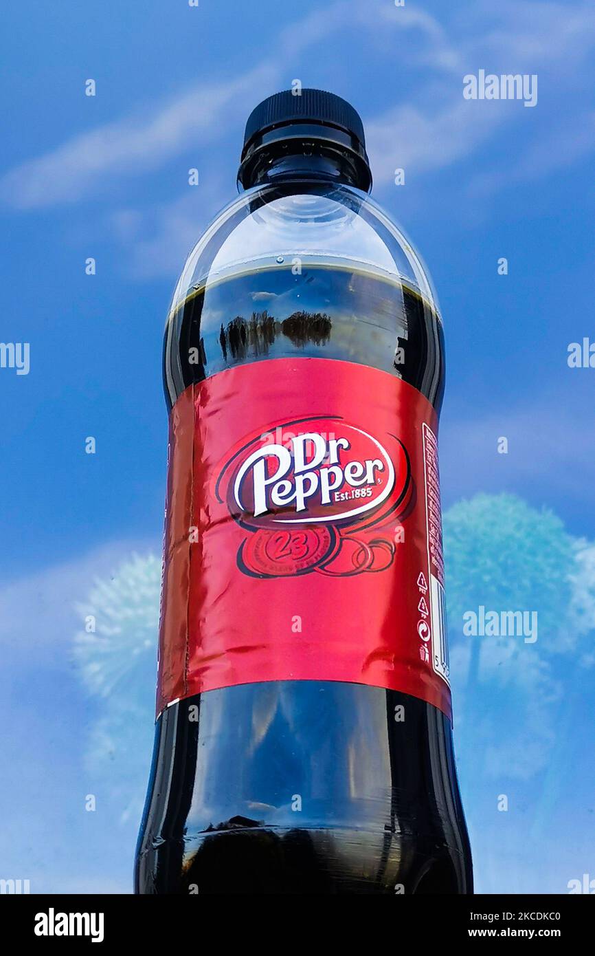 Dr pepper label on bottle hi-res stock photography and images - Alamy