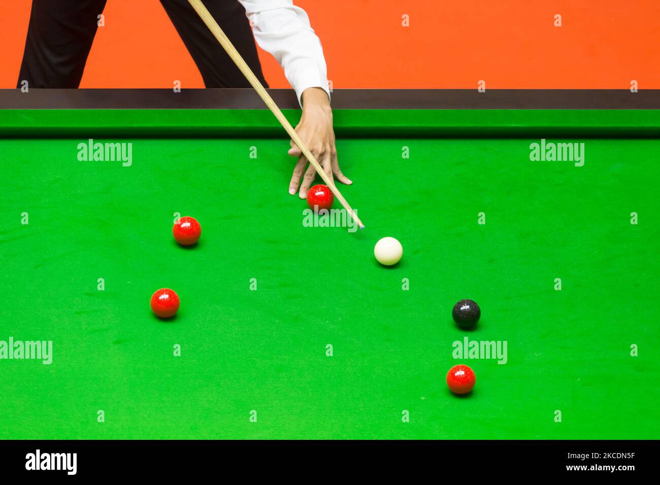 Snooker player hi-res stock photography and images - Alamy