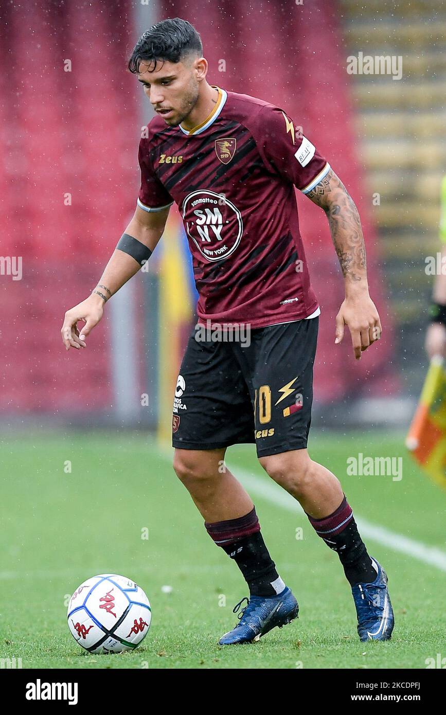 Emanuele cicerelli of us salernitana hi-res stock photography and ...