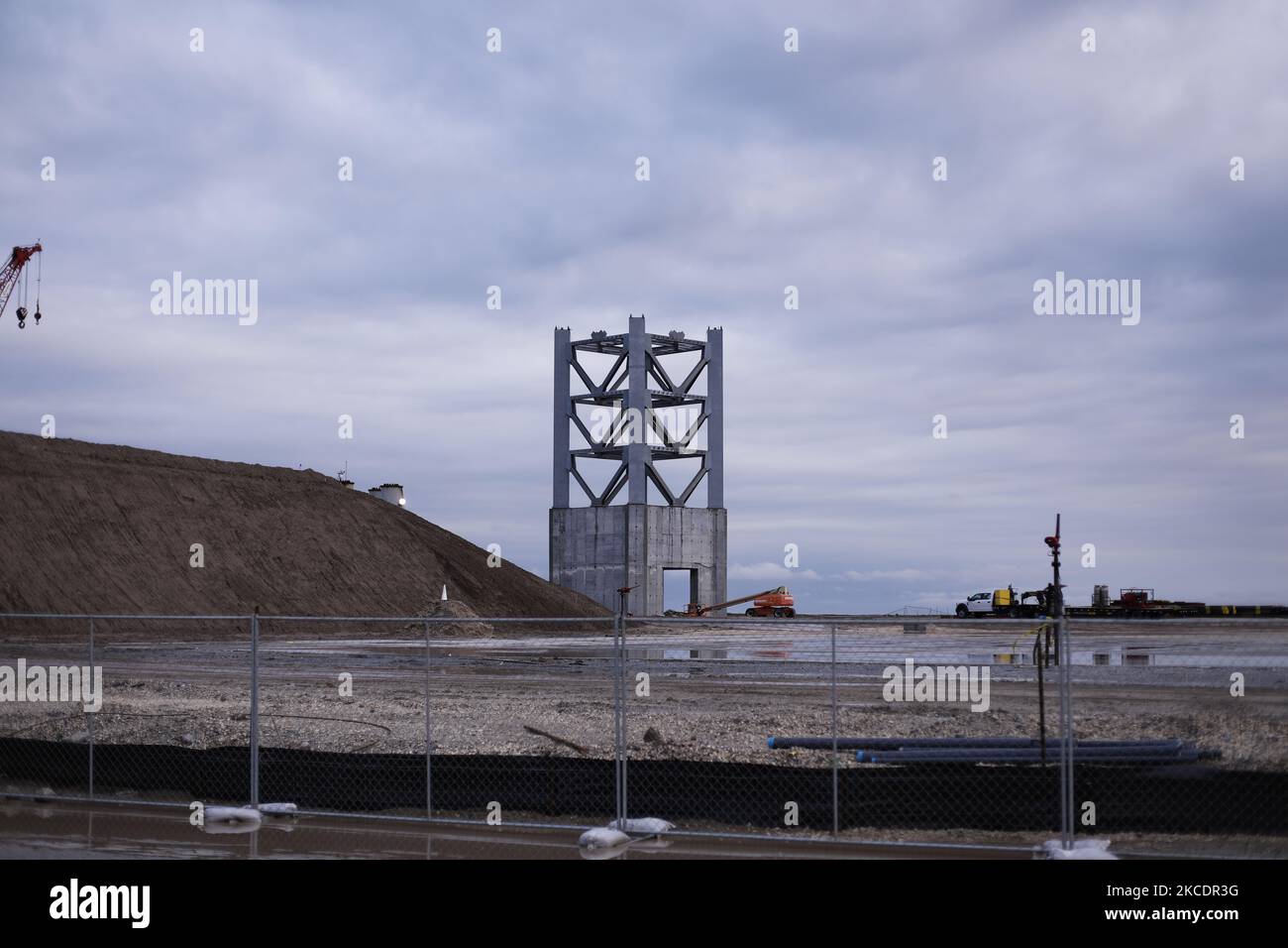 The integration tower takes shape at SpaceX's South Texas Launch Site ...
