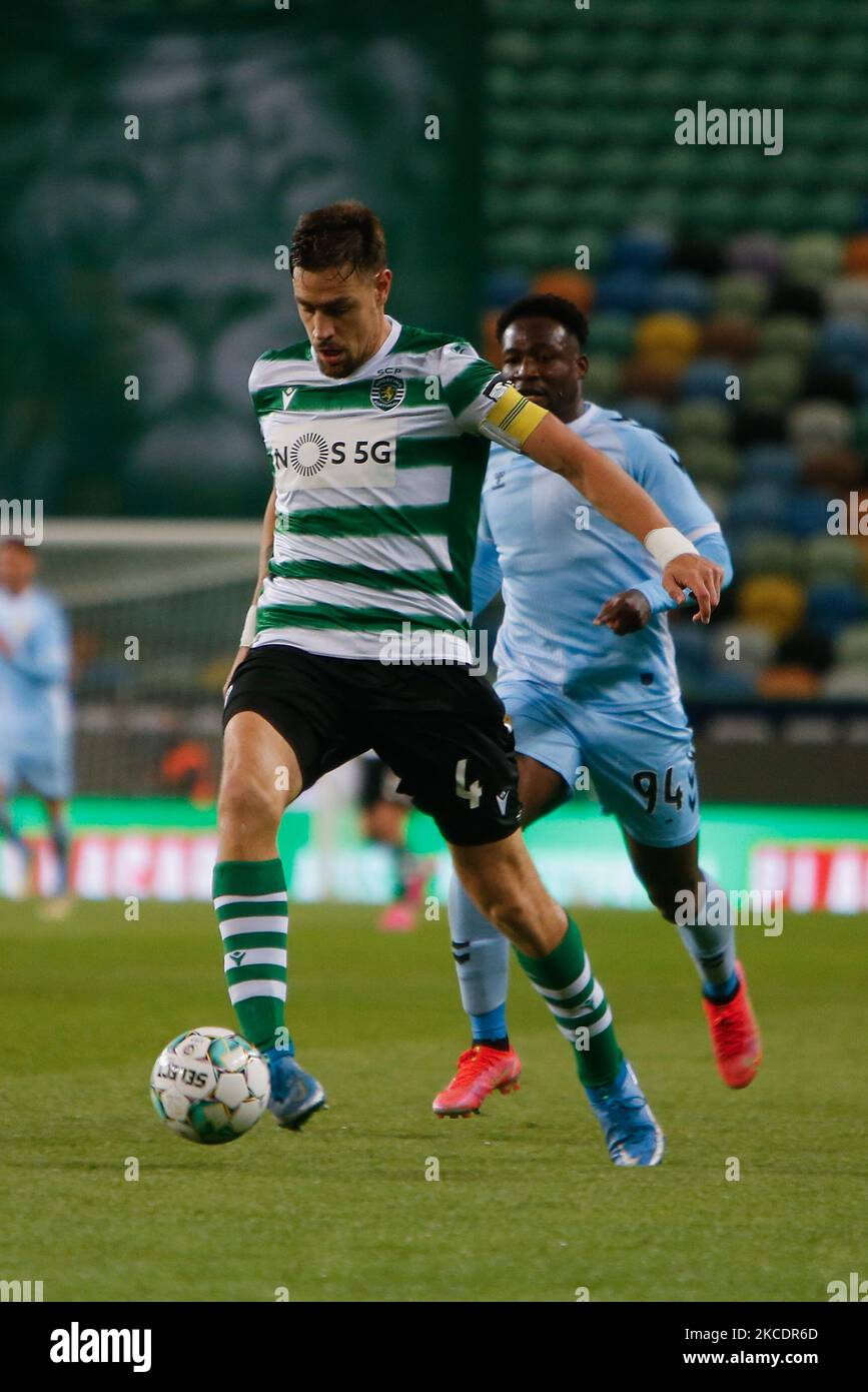 Sebastian coates defender hi-res stock photography and images - Alamy