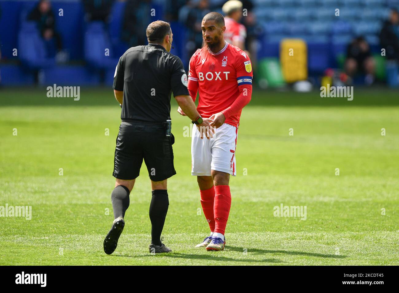 Tim robinson referee hi-res stock photography and images - Alamy