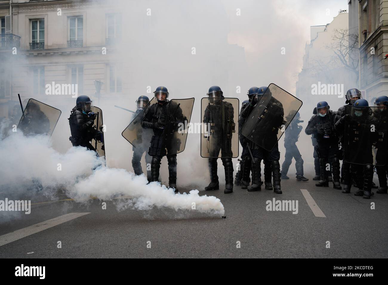 France riots 2021 hi-res stock photography and images - Alamy