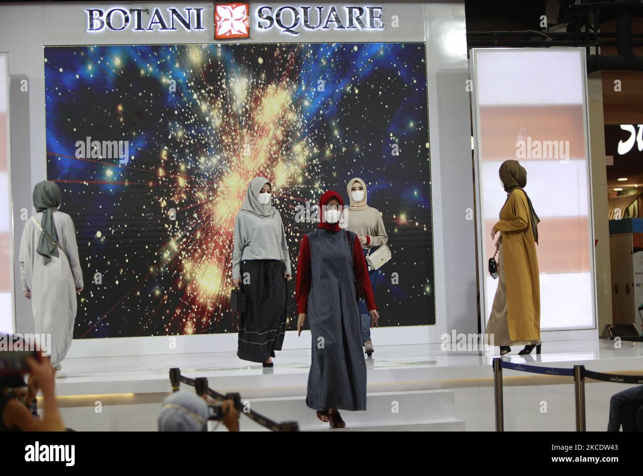 Botani square mall hi-res stock photography and images - Alamy