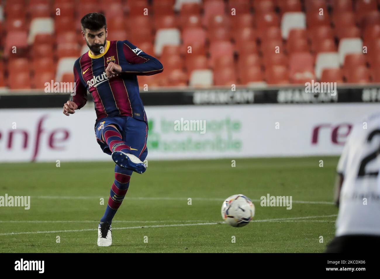 Fc barcelonas defender gerard pique hi-res stock photography and images ...