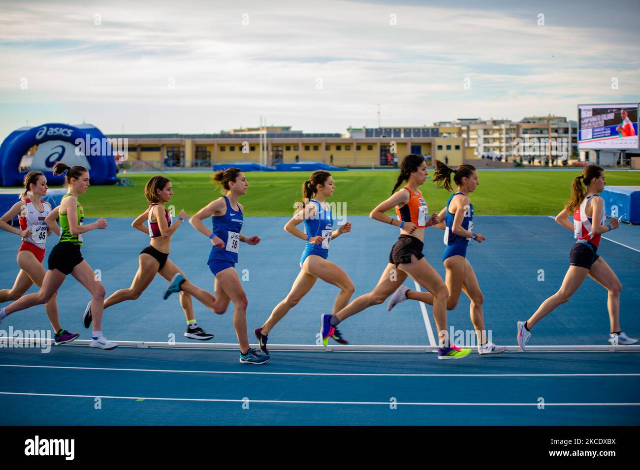 Athletes during the 10,000 meters race at the National Championships in ...