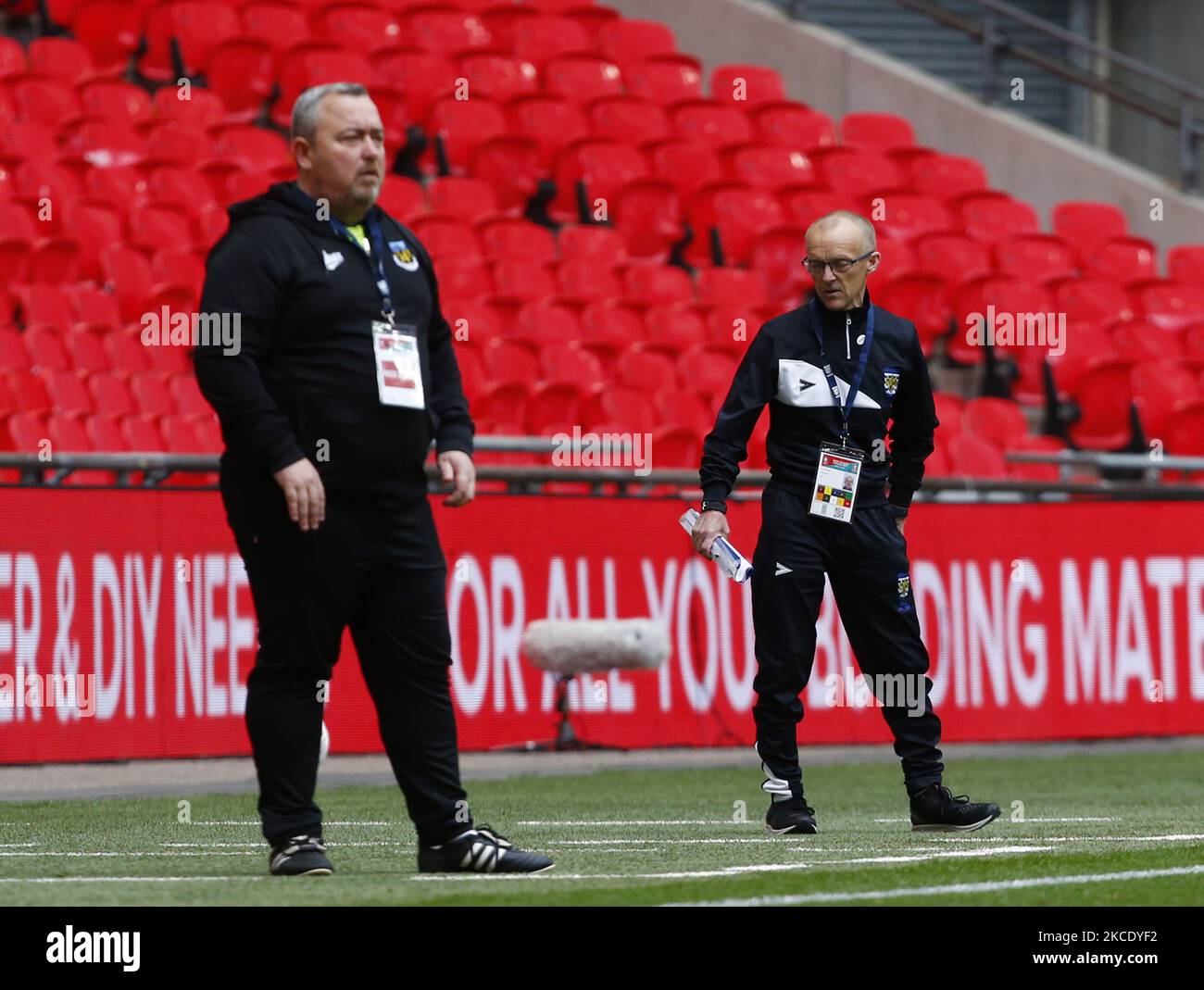 L-R Kevin Bolam manager ofHebburn Town and Terry Mitchell manager of ...
