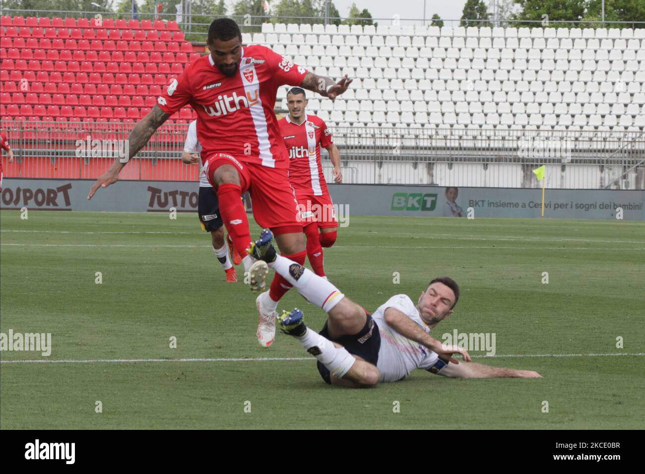 Footbll stadium hi-res stock photography and images - Alamy