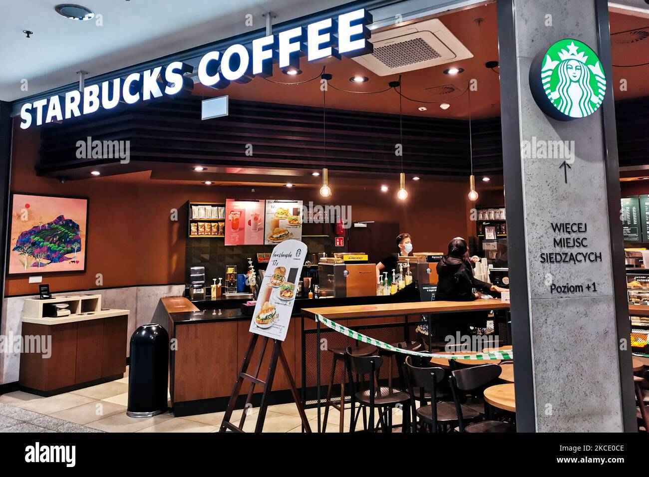 Starbucks coffeee store hi-res stock photography and images - Alamy