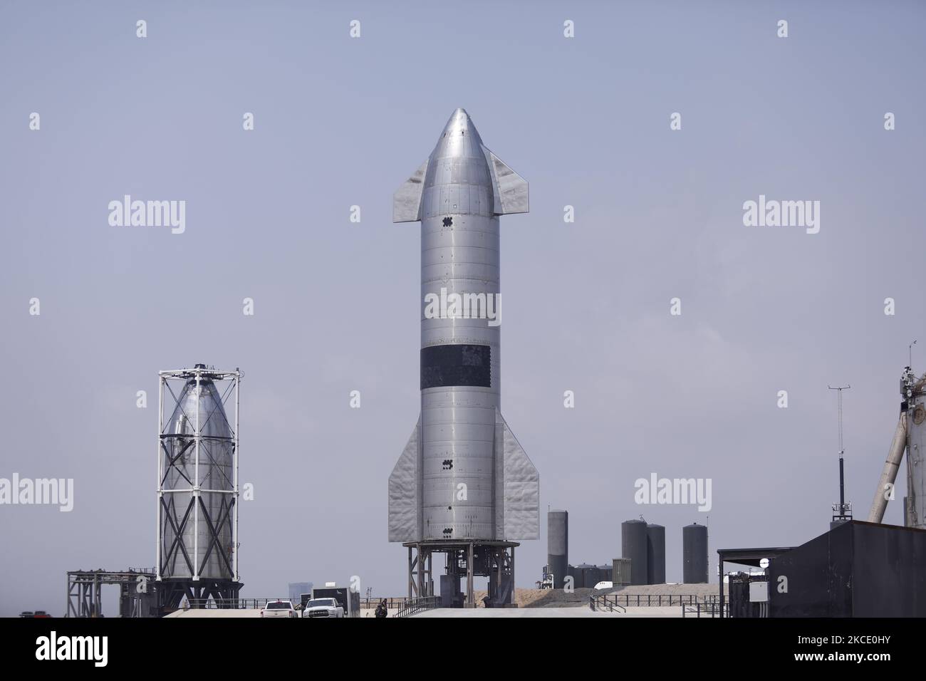 SpaceX Starship SN15 with its fins untied and open on May 4th, 2021, in ...