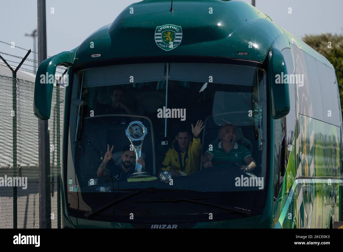 The Futsal Sporting CP bus arrives at Figo Maduro Airport with the Cup ...