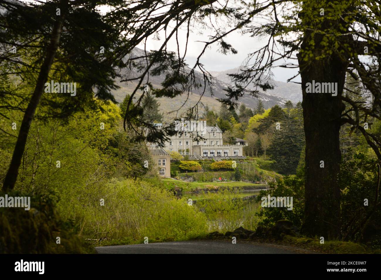 General view of ballynahinch castle hi-res stock photography and images ...