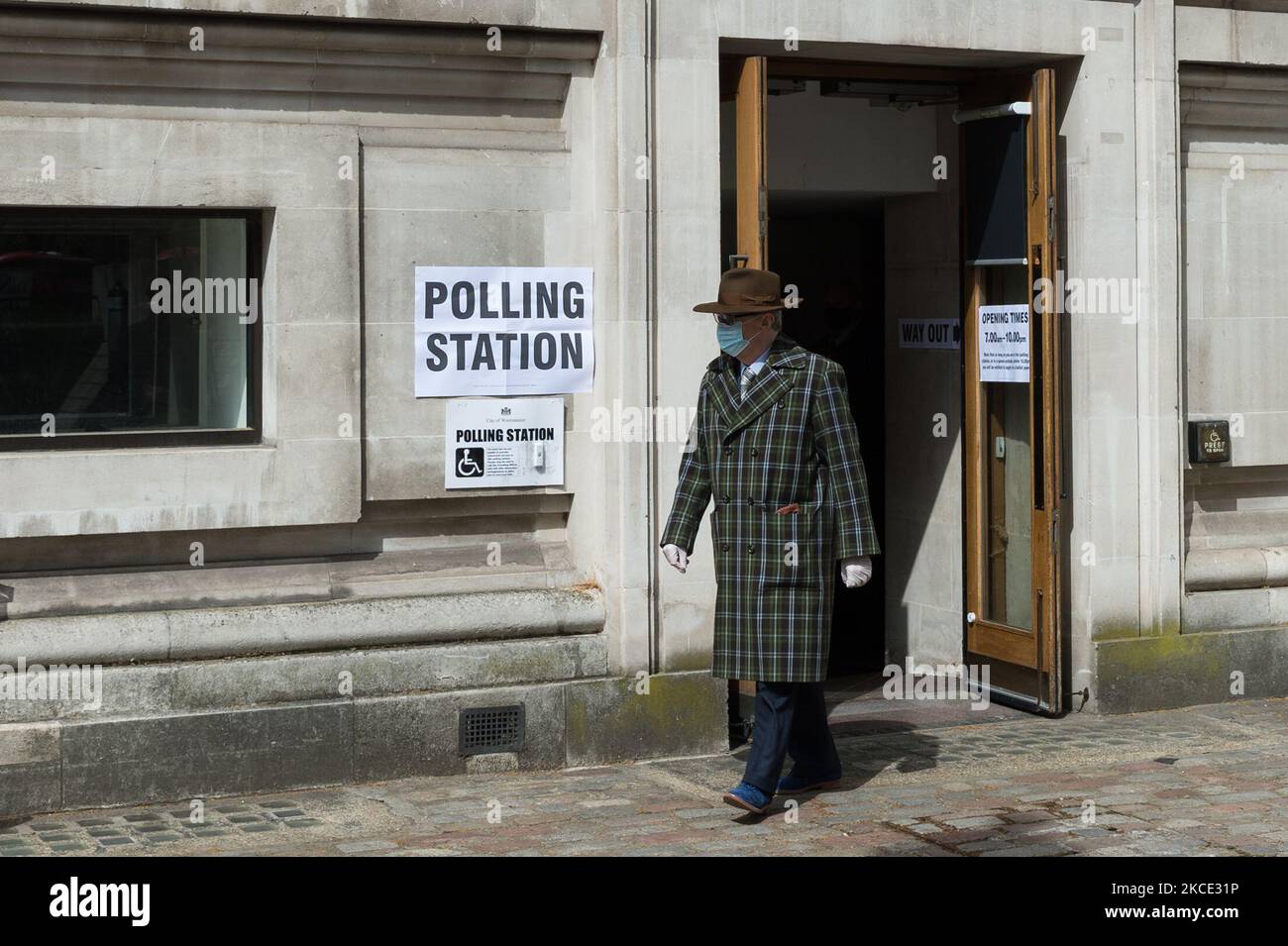 Thousands of council seats hi-res stock photography and images - Alamy