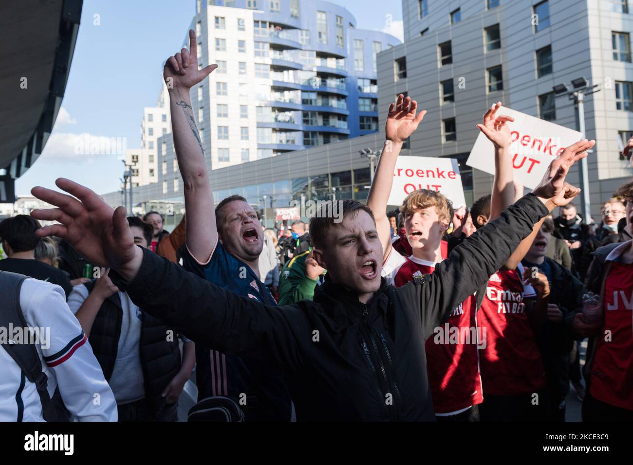 American billionaire stan kroenke hi-res stock photography and images - Alamy