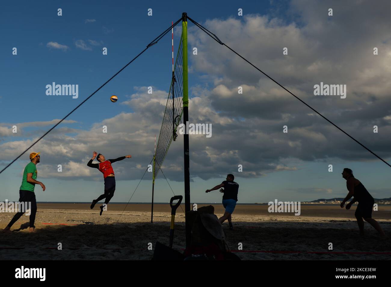 A group of friends, consisting of Brazilians, Russians, Lithuanians ...