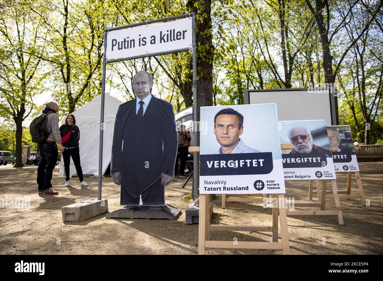 Vladimir putin berlin germany hi-res stock photography and images - Alamy