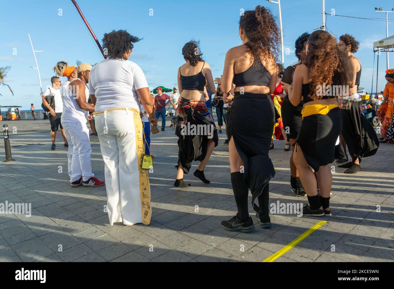 Traditional samba dance hi-res stock photography and images - Alamy