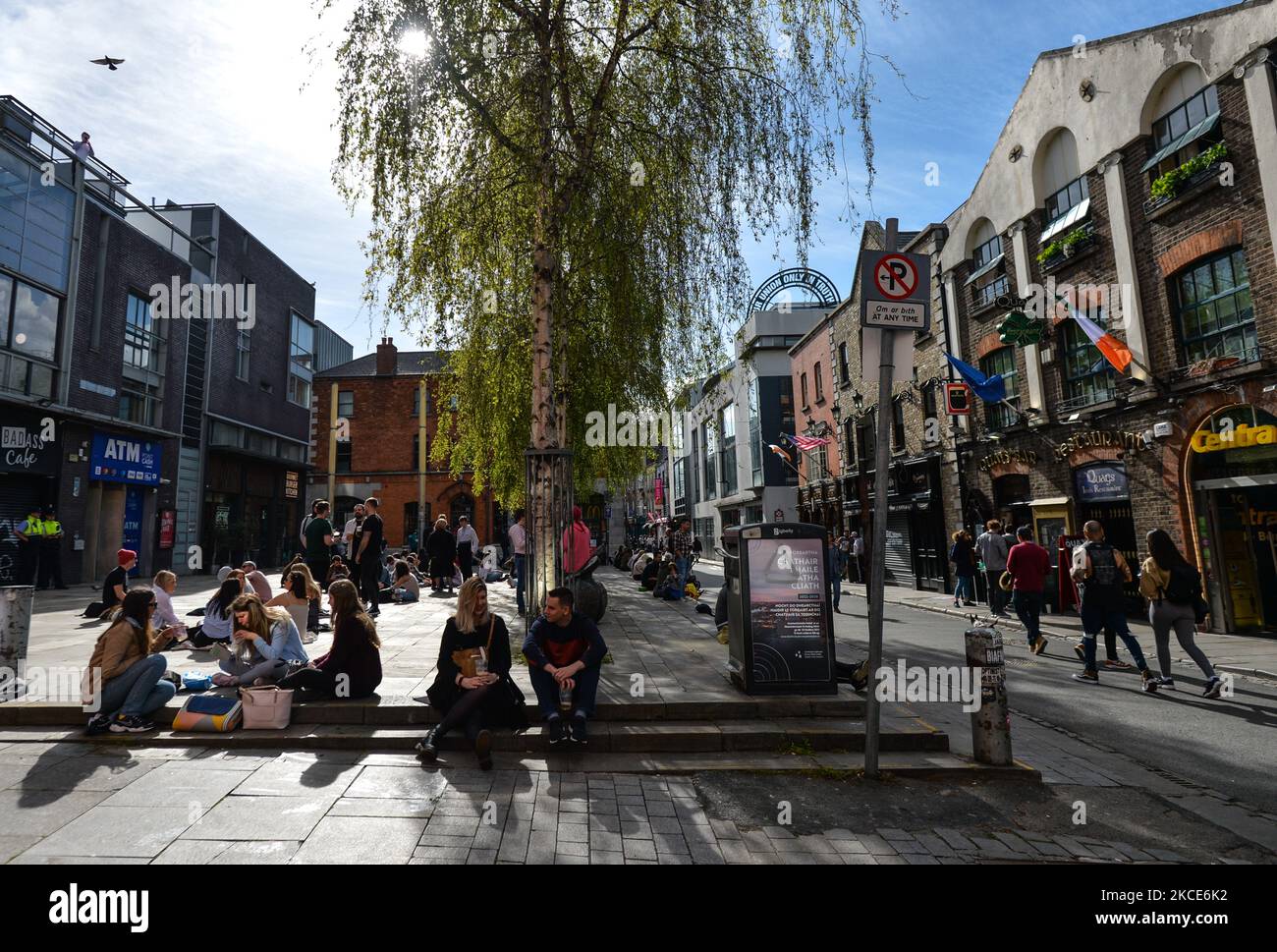 Dublins temple bar square hi-res stock photography and images - Alamy