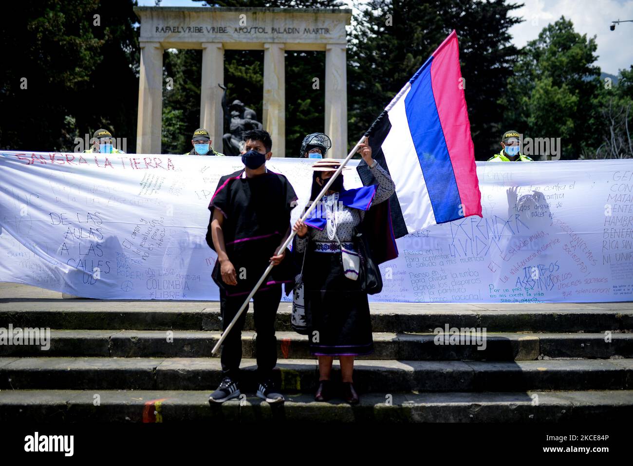 Indigenous misak hi-res stock photography and images - Alamy