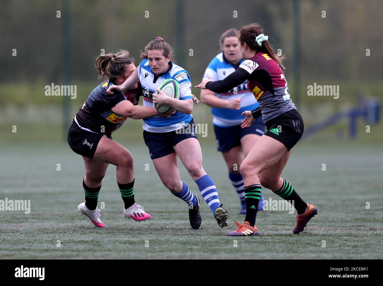 Linzi Taylor of Darlington Mowden Park Sharks on the attack during the ...
