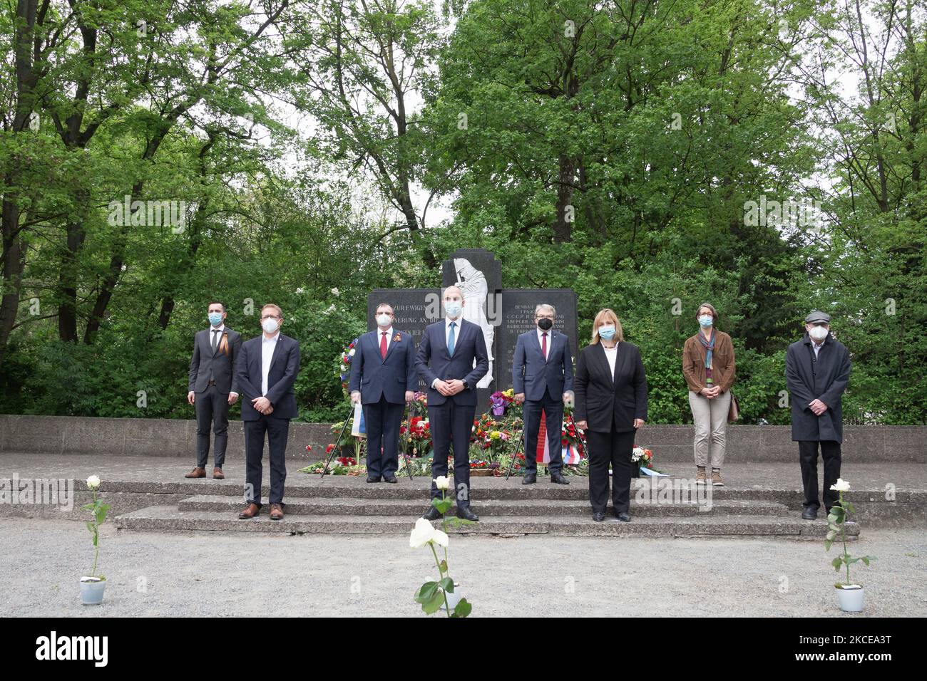 Commemoration of the 76th anniversary of the liberation photos hi-res ...