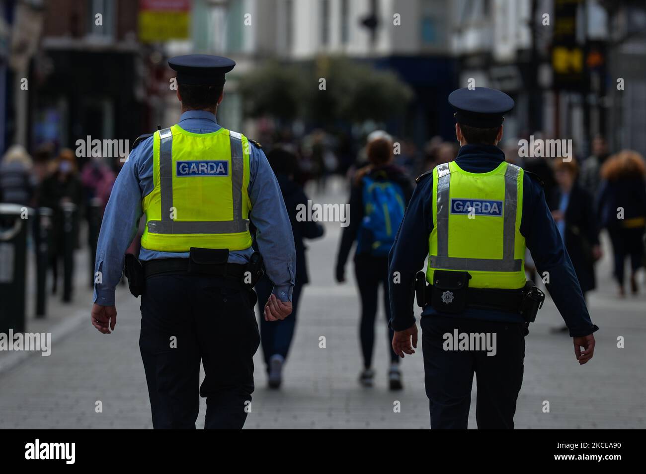 Grafton street dublin garda hi-res stock photography and images - Alamy