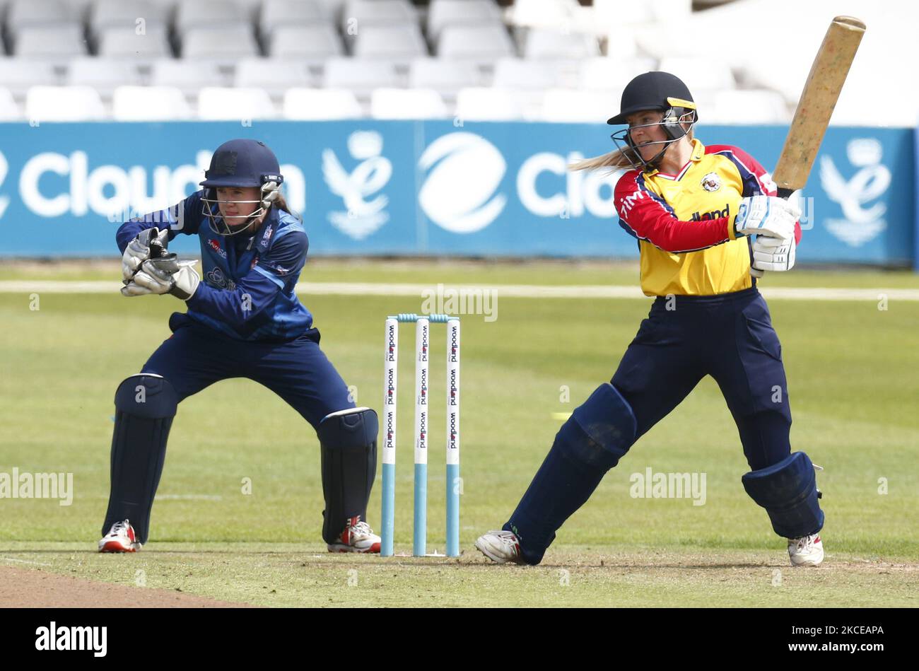 L-R Sarah Bryce of Kent Women and Essex Women's Hayley Brown during ...