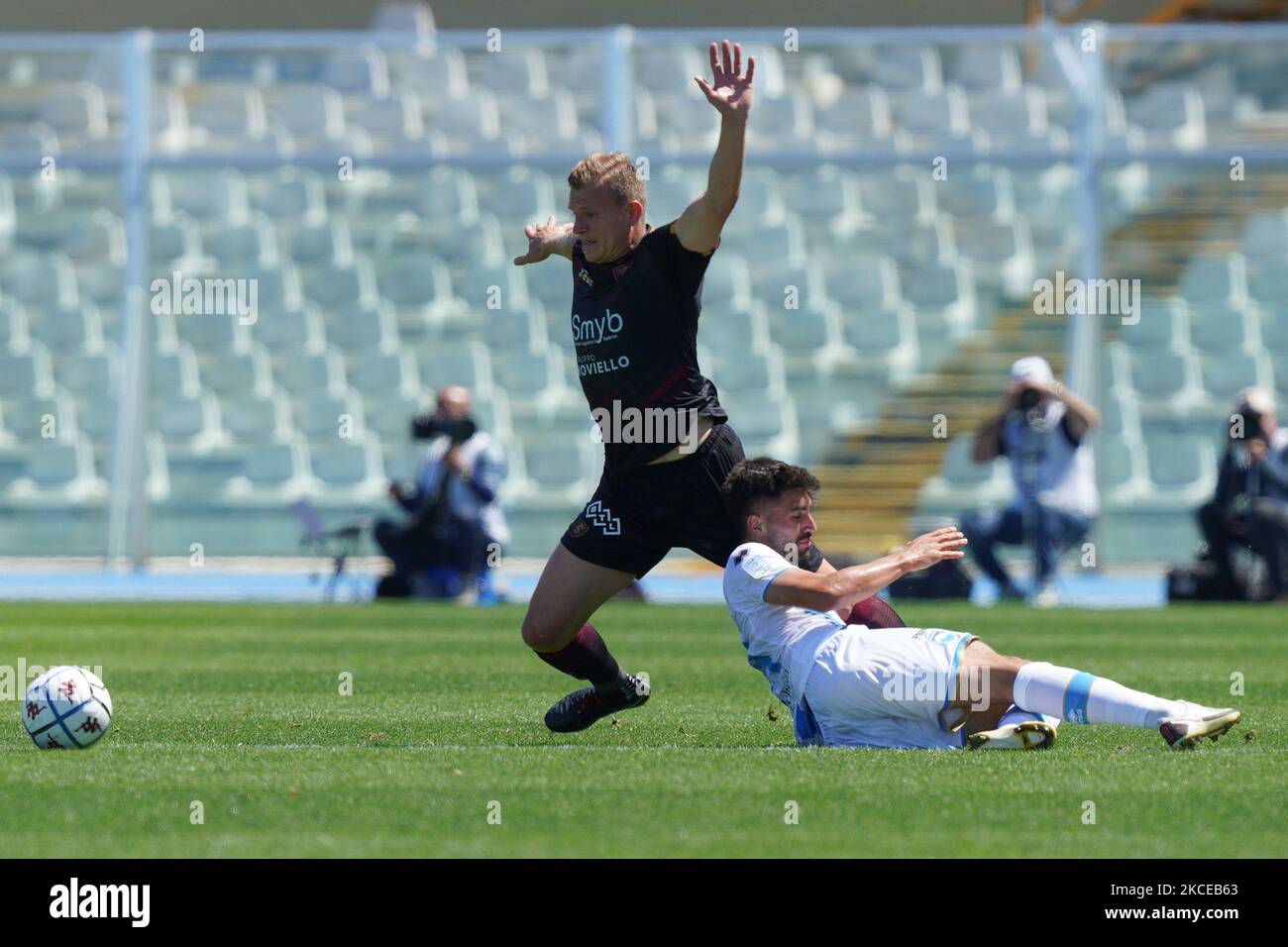 Christian capone of pescara calcio hi-res stock photography and images ...
