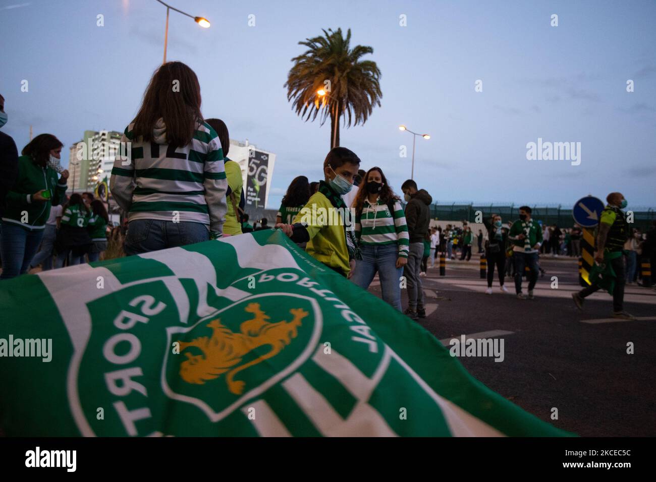 Sporting football team and thousands of fans celebrate the Portuguese ...
