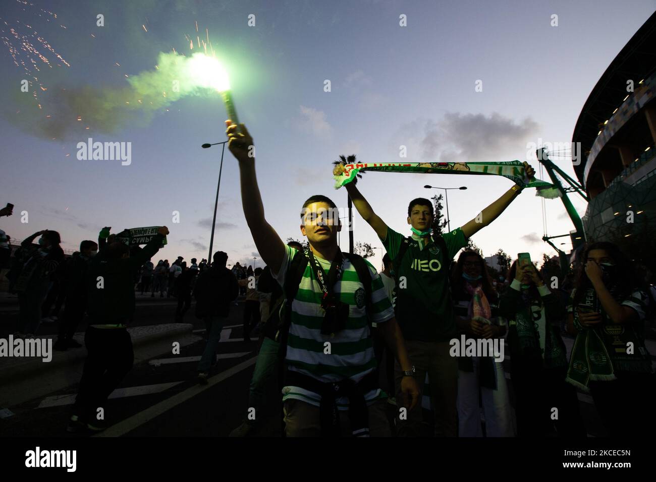 Sporting football team and thousands of fans celebrate the Portuguese ...